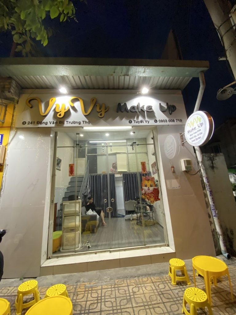 99+ Mẫu bảng hiệu make up đẹp hút khách 2023